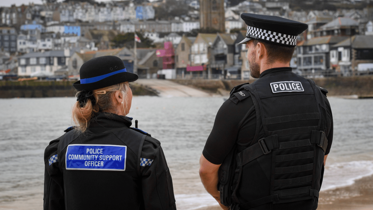 More than 1,000 apply to join Devon & Cornwall Police | totnes-today.co.uk
